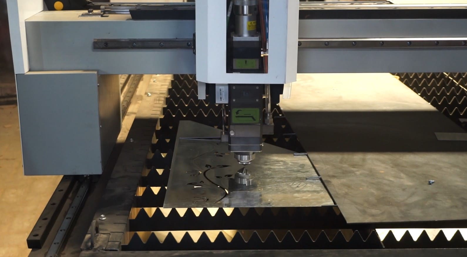 Jual Mesin CNC Laser Cutting Harga Terjangkau dan Berkualitas